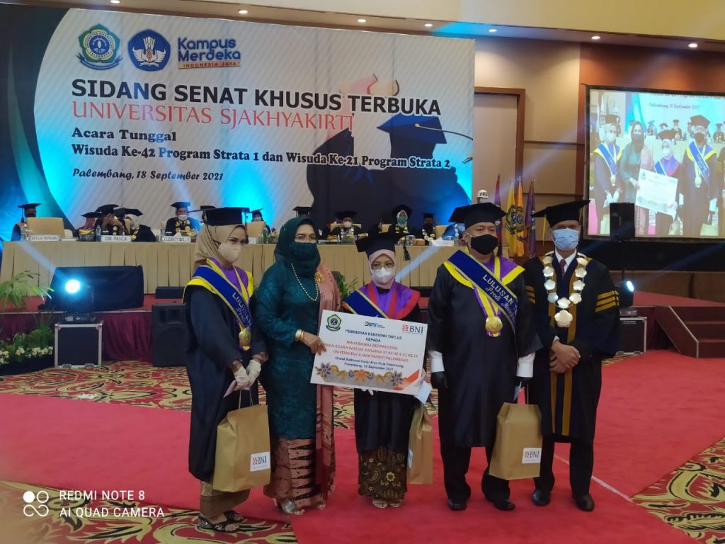 Wisuda ke-42 S1 dan ke-21 S2 Universitas Sjakhyakirti, Ballroom Hotel ...